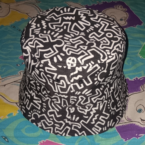 MAD Engine | Accessories | New Reversible Keith Haring All Over Print ...